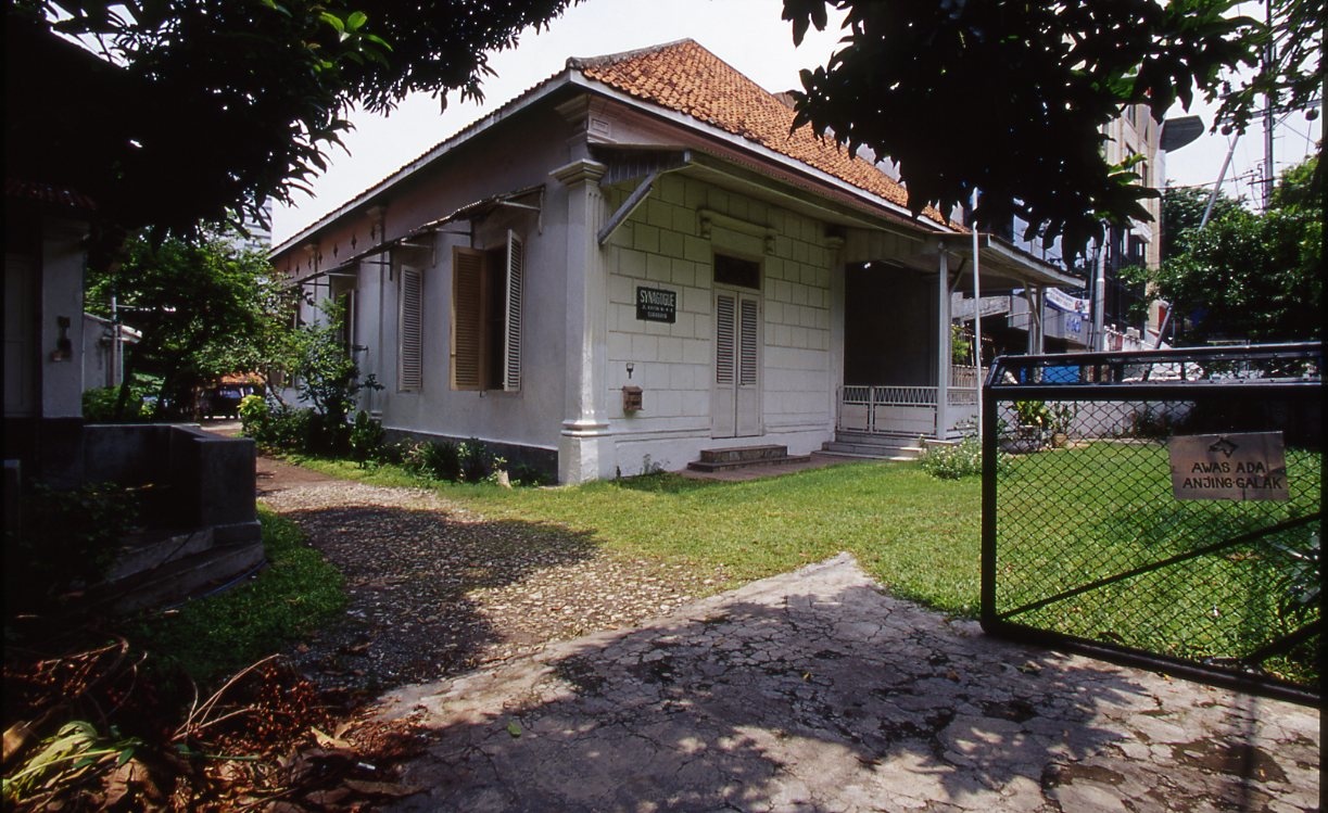 See Inside Destroyed Surabayan Synagogue | Diarna