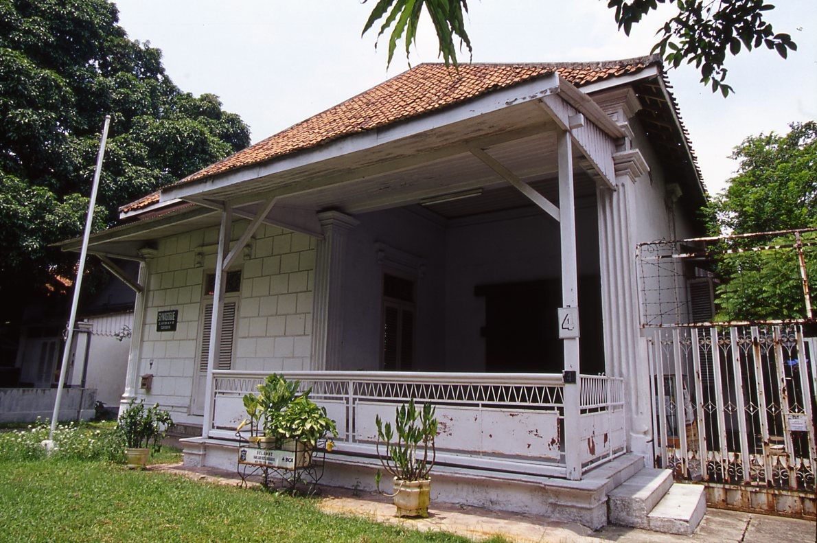 See Inside Destroyed Surabayan Synagogue | Diarna