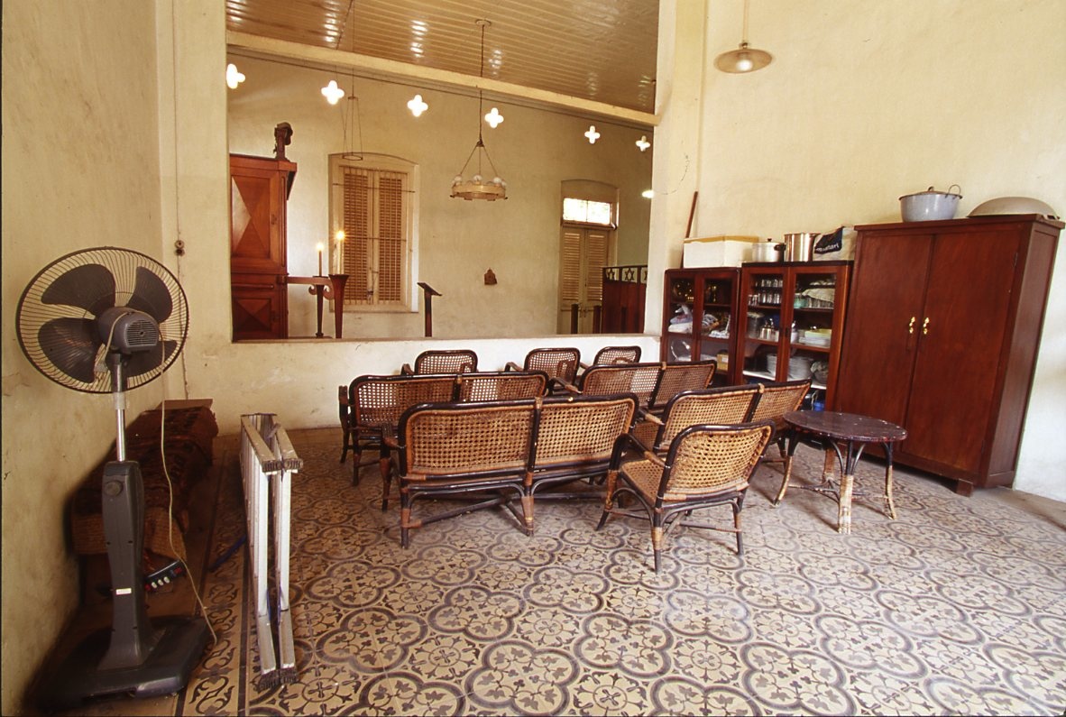 See Inside Destroyed Surabayan Synagogue | Diarna