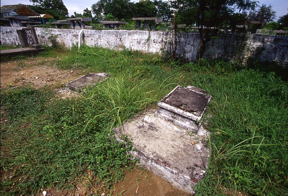 See Inside Destroyed Surabayan Synagogue | Diarna